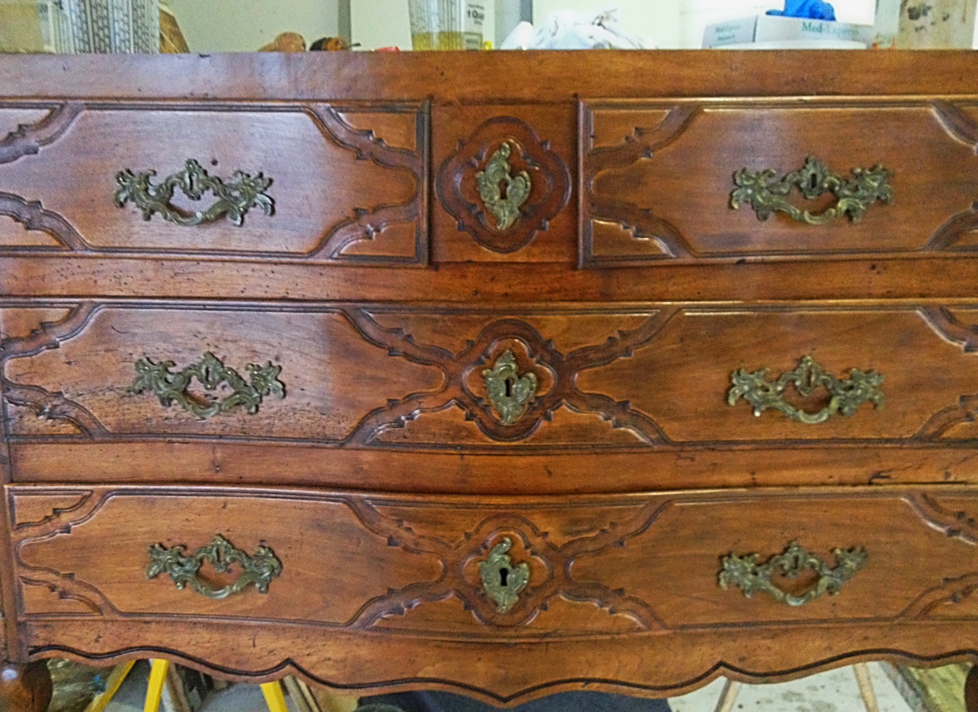 Antique Restoration & Furniture Refinishing | Acanthus International